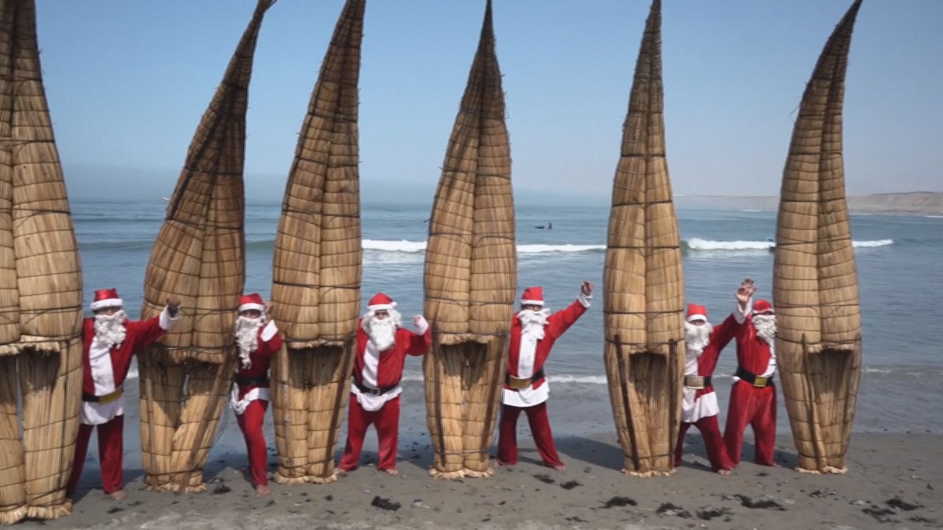 Подросток зажёг ёлку на Даунинг-стрит в Лондоне, а на Гран-Плас в ...