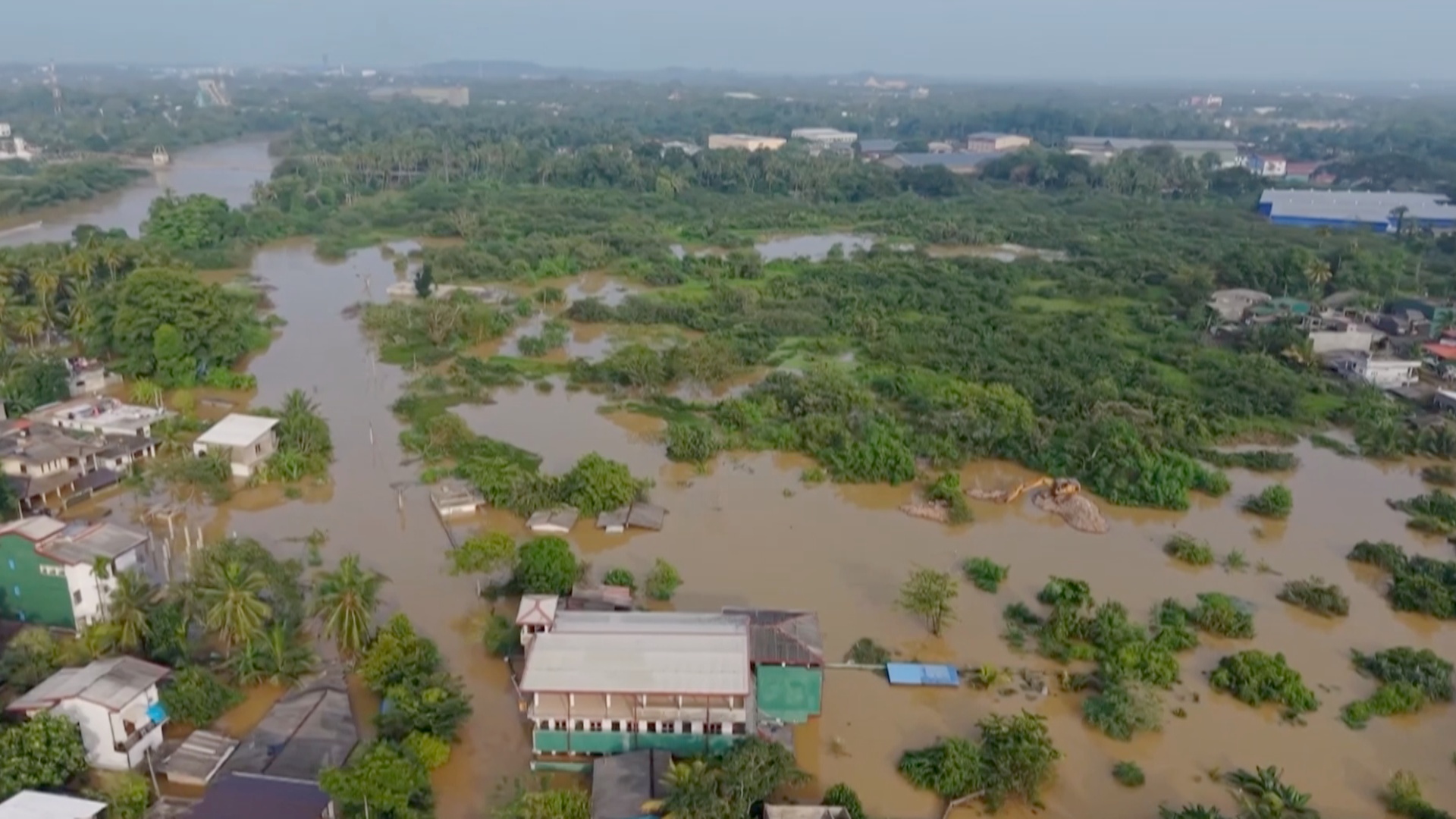 На Шри-Ланке растёт число жертв циклона «Дитва» — Новости мира сегодня NTD